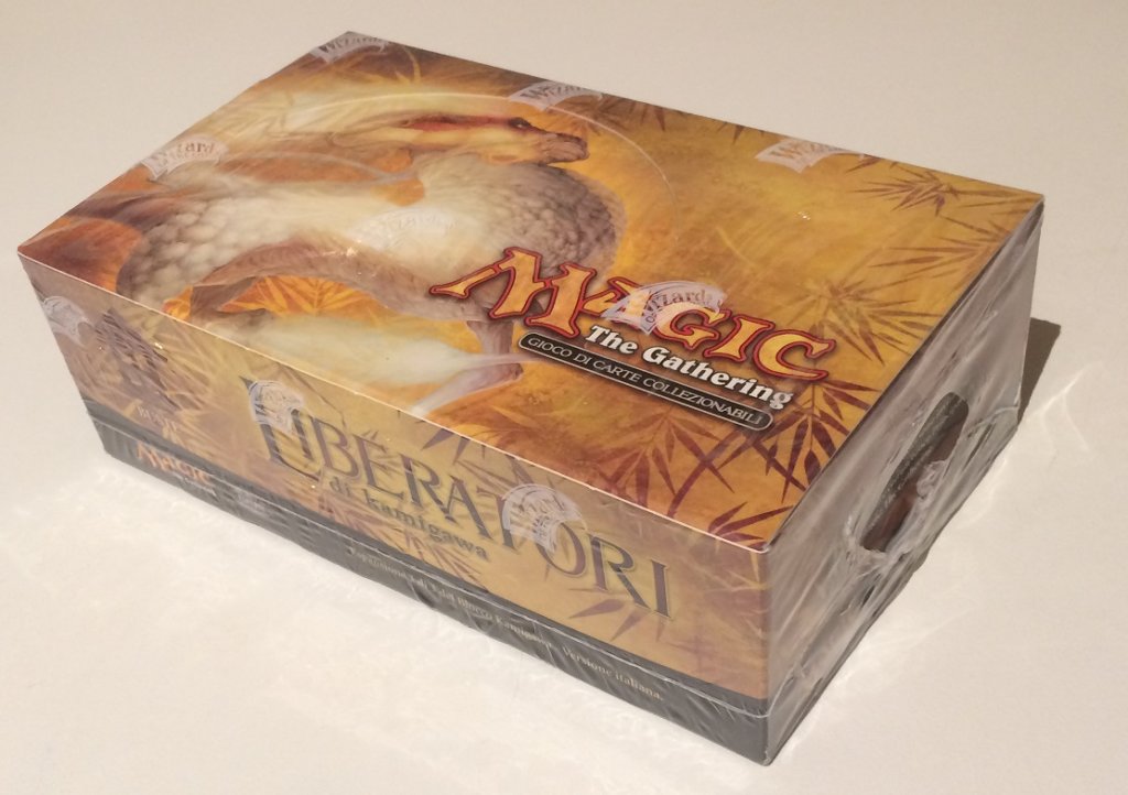 Saviors of Kamigawa Italian Sealed Booster Box | MTG Magic the Gathering